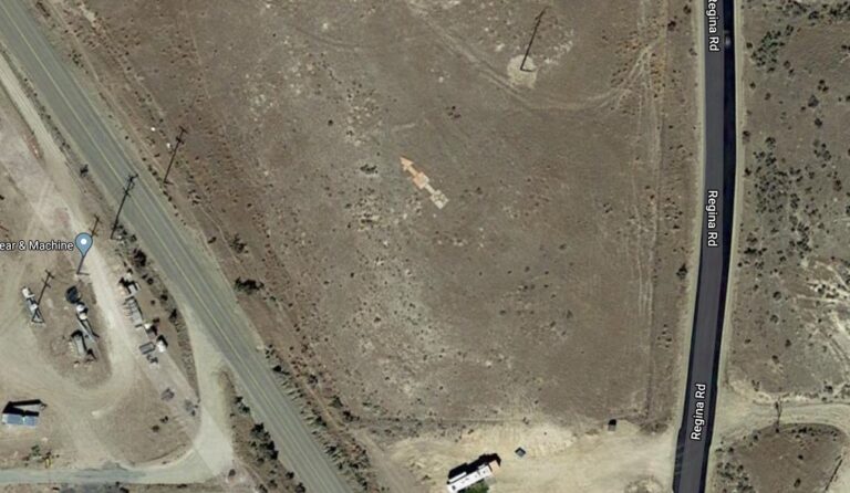 Concrete arrows in American desert - airmail beacons - Fact Source